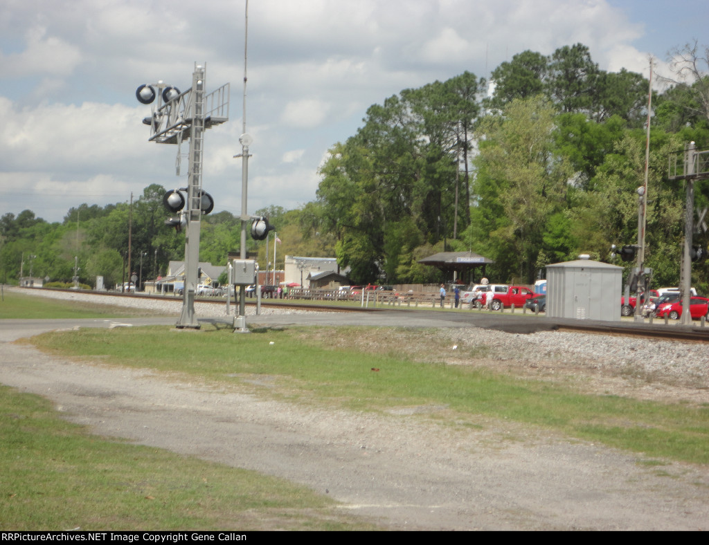 Martin Street crossing at The Folkston Platform